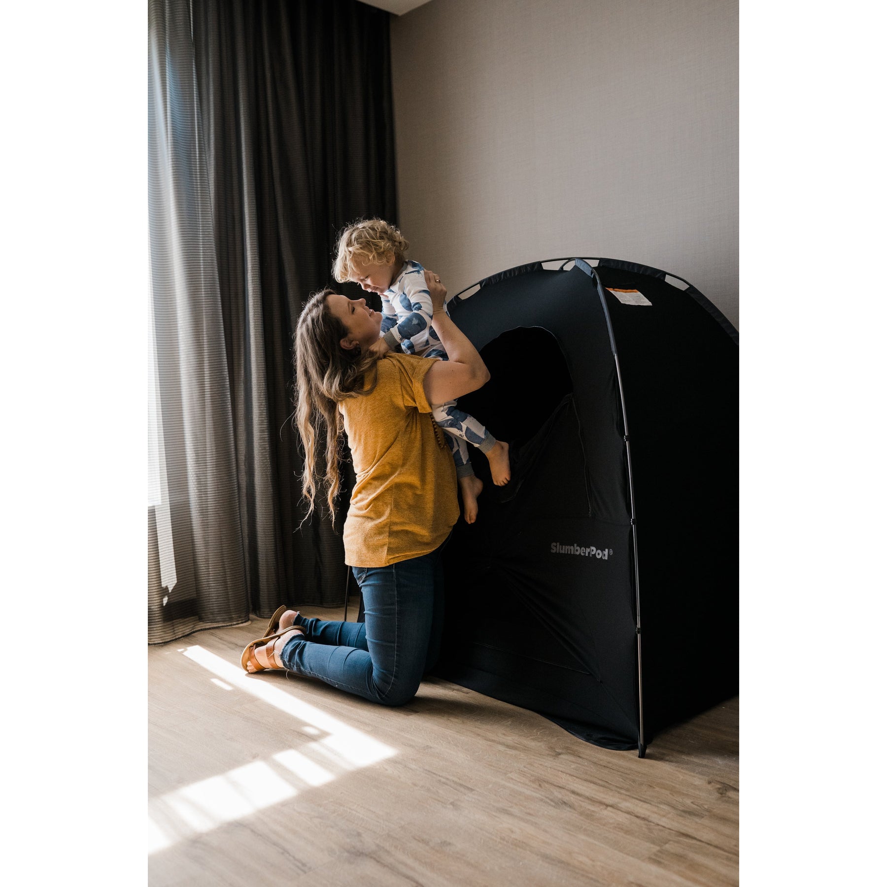 SlumberPod Baby Privacy Pod In Black - Metro Baby